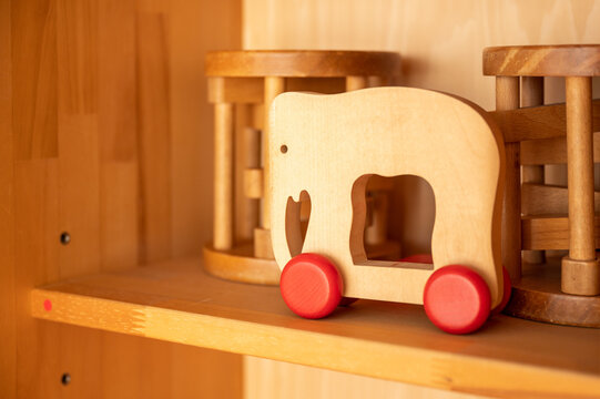 「おもちゃ」の画像 - 3,688,973 件の Stock 写真、ベクターおよびビデオ | Adobe Stock