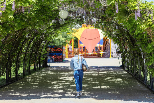 Entwined Images – Browse 12,842 Stock Photos, Vectors, and Video ...