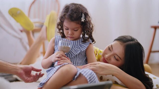 รูปภาพNanny – เลือกดูภาพถ่ายสต็อก เวกเตอร์ และวิดีโอ71,293 | Adobe Stock