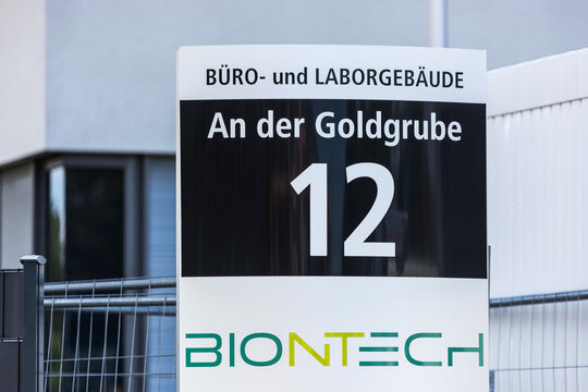 Biontech bilder – Bläddra bland 4,581 stockfoton, vektorer och videor ...