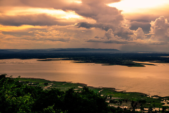 Spontaneous Images – Browse 33,080 Stock Photos, Vectors, and Video ...