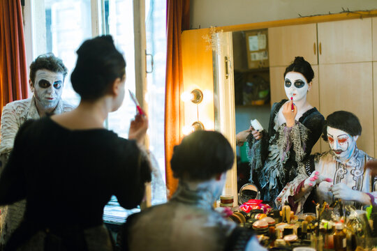 Imágenes de Ambigu: descubre bancos de fotos, ilustraciones, vectores y ...