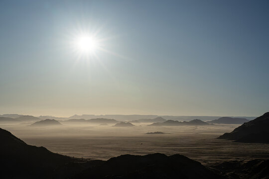 Windblown bilder – Bläddra bland 18,656 stockfoton, vektorer och videor ...