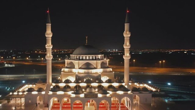 "Sharjah Mosque" Images – Browse 258 Stock Photos, Vectors, and Video ...