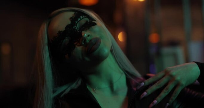 Frisky 影像 – 瀏覽 51,560 個素材庫相片、向量圖和影片 | Adobe Stock