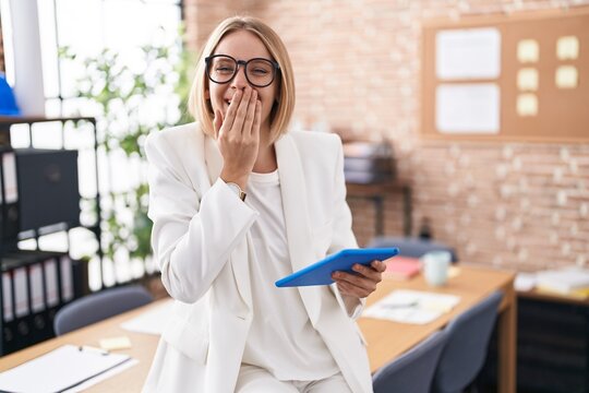 รูปภาพGiggle – เลือกดูภาพถ่ายสต็อก เวกเตอร์ และวิดีโอ25,311 | Adobe Stock