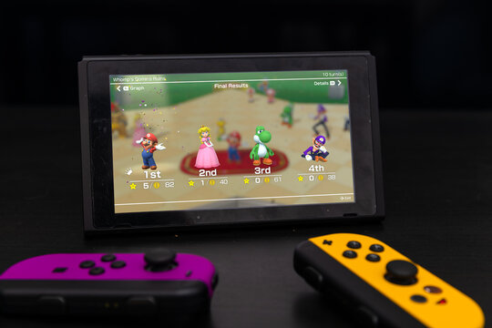 "Nintendo Switch" Images – Browse 1,024 Stock Photos, Vectors, and ...