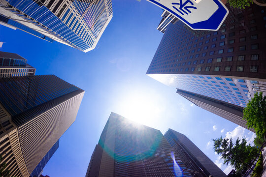 「ビル 見上げる」の画像 - 27,459 件の Stock 写真、ベクターおよびビデオ | Adobe Stock