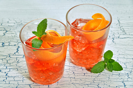 รูปภาพMinzblatt – เลือกดูภาพถ่ายสต็อก เวกเตอร์ และวิดีโอ990 | Adobe Stock