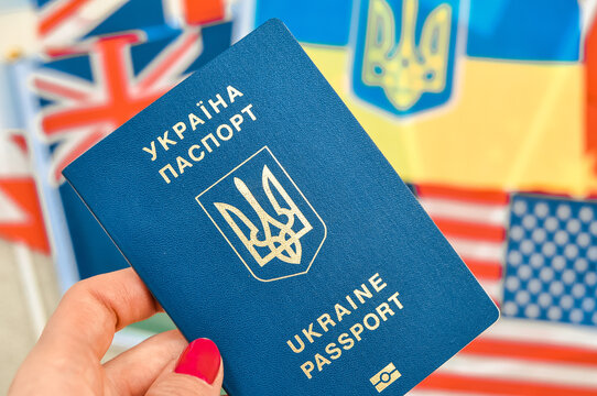 Flüchtlingspass Bilder – Durchsuchen 6,865 Archivfotos, Vektorgrafiken ...