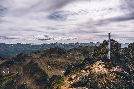 รูปภาพ"Grosser – เลือกดูภาพถ่ายสต็อก เวกเตอร์ และวิดีโอ7,749 | Adobe Stock