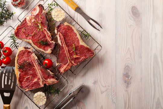 "T-Bone Steak" 影像 – 瀏覽 14,075 個素材庫相片、向量圖和影片 | Adobe Stock