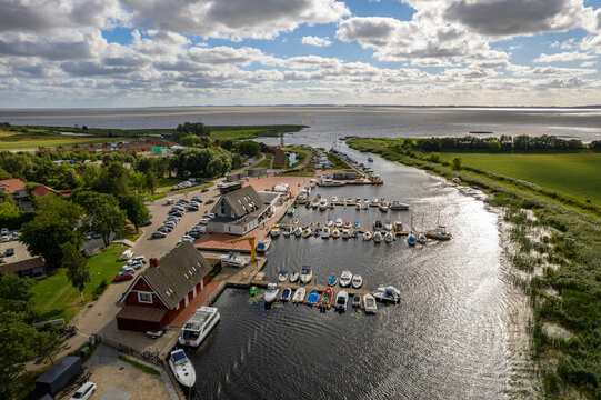 Dreverna Bilder – Durchsuchen 56 Archivfotos, Vektorgrafiken und Videos ...