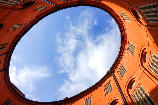 "Round Building" Images – Browse 456 Stock Photos, Vectors, and Video ...