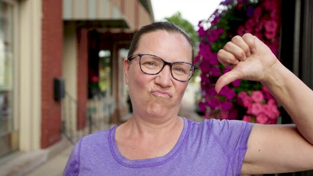 Distasteful Bilder – Durchsuchen 1,480 Archivfotos, Vektorgrafiken und ...