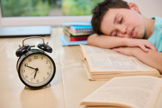 Imágenes de Tedio: descubre bancos de fotos, ilustraciones, vectores y ...