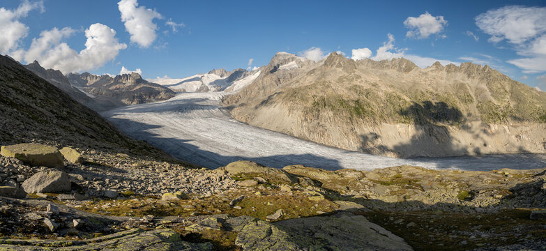 Rhonegletscher Bilder – Durchsuchen 2,401 Archivfotos, Vektorgrafiken ...