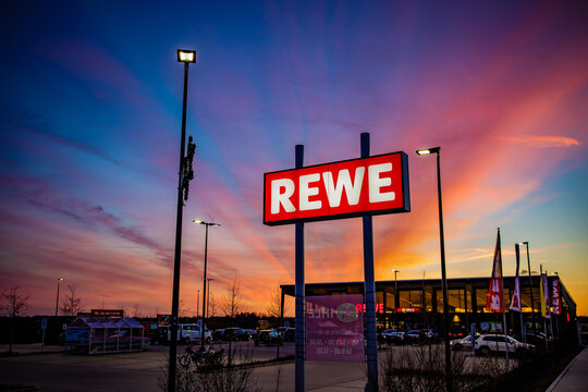 Afbeeldingen over Rewe – Blader in stockfoto's, vectoren en video's ...