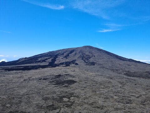 「Mont-Piton」の写真素材 | 216件の無料イラスト画像 | Adobe Stock