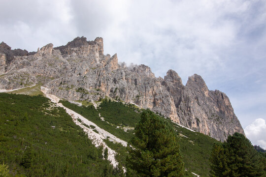 รูปภาพDolomitic – เลือกดูภาพถ่ายสต็อก เวกเตอร์ และวิดีโอ3,996 | Adobe Stock
