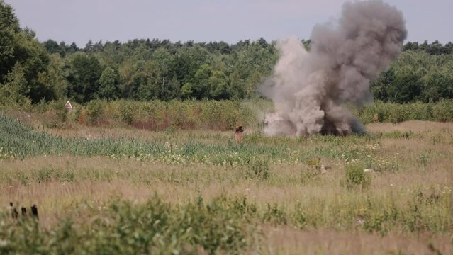 「Rpg-7」の写真素材 | 217件の無料イラスト画像 | Adobe Stock