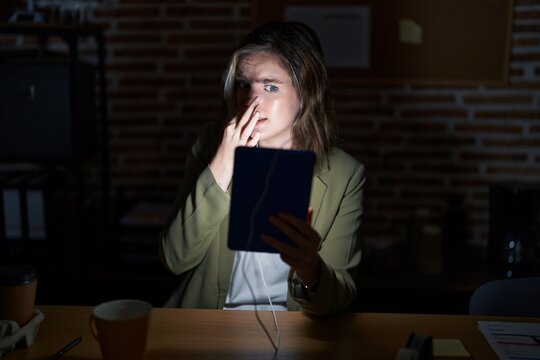 Gestank Bilder – Durchsuchen 86,168 Archivfotos, Vektorgrafiken und ...