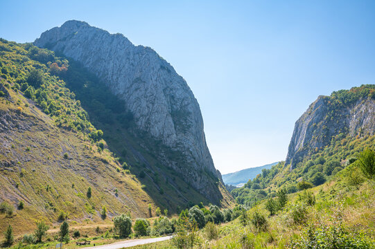 รูปภาพValisoara – เลือกดูภาพถ่ายสต็อก เวกเตอร์ และวิดีโอ69 | Adobe Stock