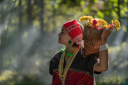 รูปภาพKayin – เลือกดูภาพถ่ายสต็อก เวกเตอร์ และวิดีโอ666 | Adobe Stock