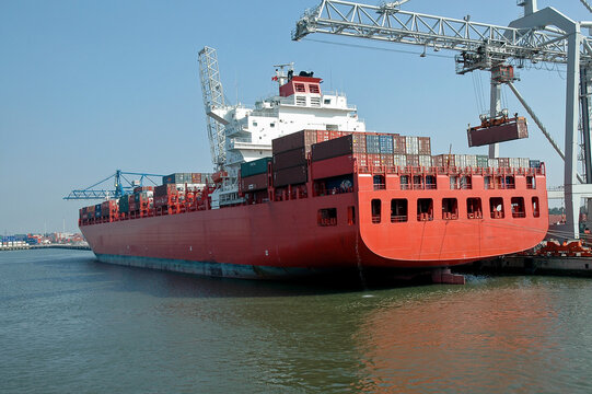 Porte-Containers Images – Browse 49 Stock Photos, Vectors, and Video ...