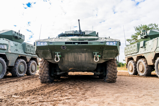 รูปภาพArmored – เลือกดูภาพถ่ายสต็อก เวกเตอร์ และวิดีโอ1,118,554 | Adobe ...