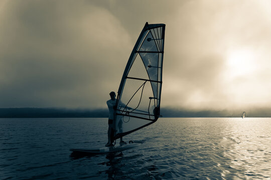 รูปภาพSailboarding – เลือกดูภาพถ่ายสต็อก เวกเตอร์ และวิดีโอ49,954 ...