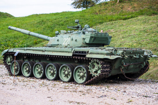 รูปภาพMtu-72 – เลือกดูภาพถ่ายสต็อก เวกเตอร์ และวิดีโอ486 | Adobe Stock