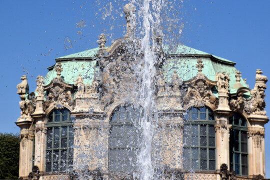 Wallpavillon Bilder – Durchsuchen 14,106 Archivfotos, Vektorgrafiken ...