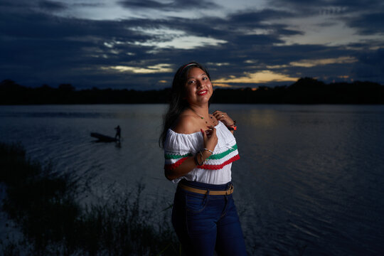 "Traje Tipico" Bilder – Durchsuchen 358 Archivfotos, Vektorgrafiken und ...