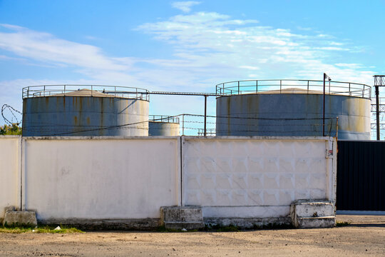 "Fuel Storage Tanks" Images – Browse 64 Stock Photos, Vectors, and ...