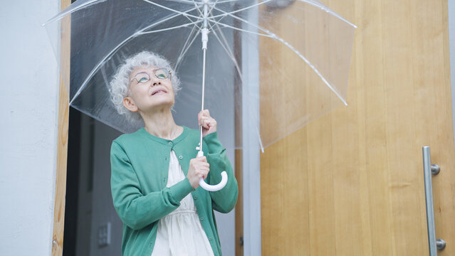 Rausgehen Bilder – Durchsuchen 2,765 Archivfotos, Vektorgrafiken und ...