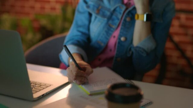 Woman Spreadsheet Images – Browse 7,726 Stock Photos, Vectors, and ...