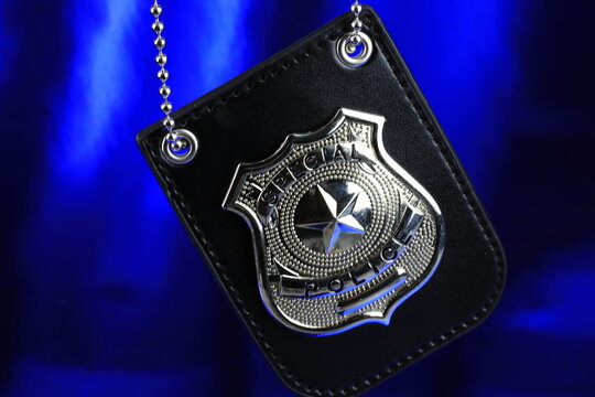 「Silver Police Badge」の写真素材 | 1,685件の無料イラスト画像 | Adobe Stock