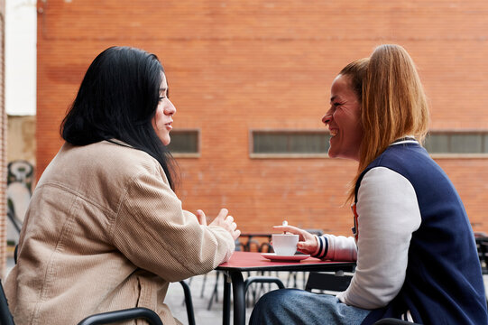 Imágenes de Dialogando: descubre bancos de fotos, ilustraciones ...