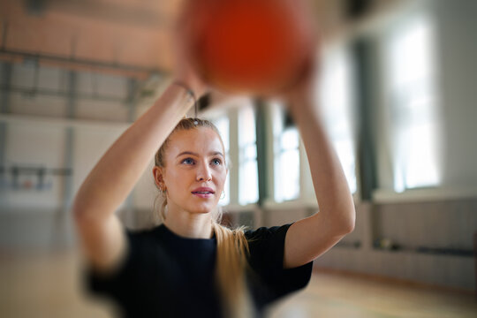รูปภาพThrowball – เลือกดูภาพถ่ายสต็อก เวกเตอร์ และวิดีโอ4,142 | Adobe Stock