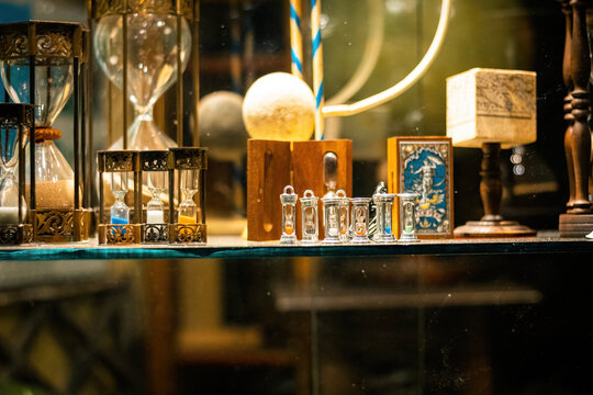 รูปภาพClepsydra – เลือกดูภาพถ่ายสต็อก เวกเตอร์ และวิดีโอ1,642 | Adobe Stock