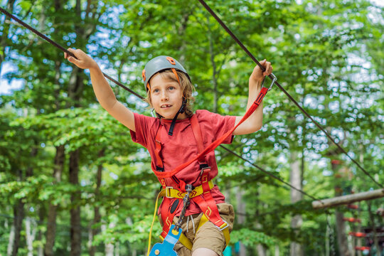 "High Ropes Course" Images – Browse 4,396 Stock Photos, Vectors, and ...