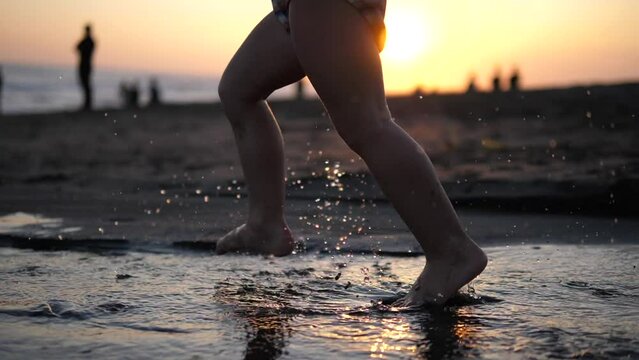 Ankle-Deep Imagens – Procure 420 fotos, vetores e vídeos | Adobe Stock