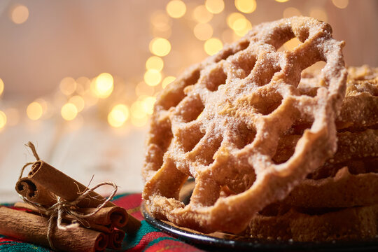 Kruller bilder – Bläddra bland 4,076 stockfoton, vektorer och videor ...