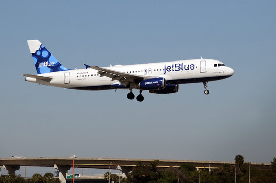 Jetblue bilder – Bläddra bland 221 stockfoton, vektorer och videor ...