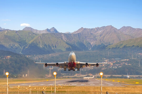 รูปภาพFour-Engine – เลือกดูภาพถ่ายสต็อก เวกเตอร์ และวิดีโอ582 | Adobe Stock