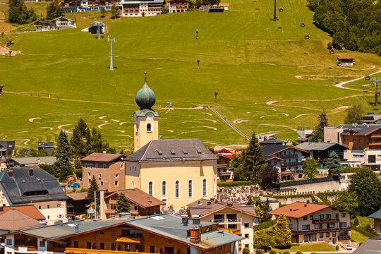 รูปภาพSaalbach-Hinterglemm – เลือกดูภาพถ่ายสต็อก เวกเตอร์ และวิดีโอ882 ...