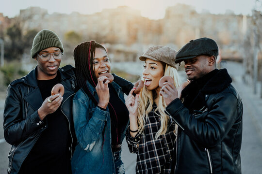 Imágenes de Barbed: descubre bancos de fotos, ilustraciones, vectores y ...