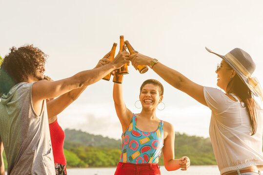 Cheers Images – Browse 1,542,143 Stock Photos, Vectors, and Video ...