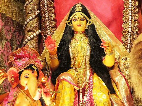 Laxmi Icon Bilder – Durchsuchen 460 Archivfotos, Vektorgrafiken und ...